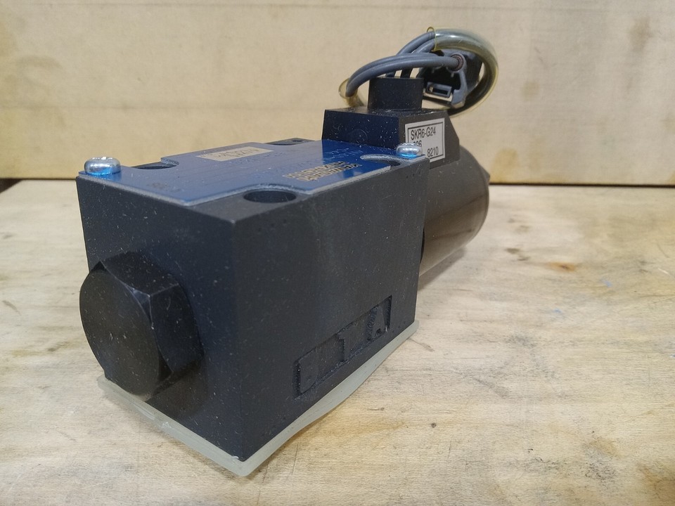 Kawasaki Rexroth Hydraulic Directional Valve 4WE6D-60L0/AG24NS-C44, 83 ...