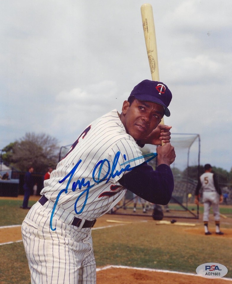 Tony Oliva autographed Color 8x10-PSA/DNA Baseball Hall of Fame ...