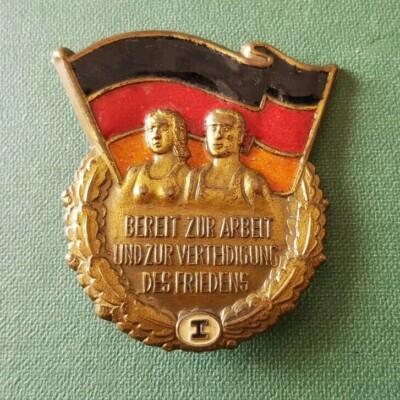 DDR Sportabzeichen - Bereit zur Arbeit & Verteidigung des Friedens ...