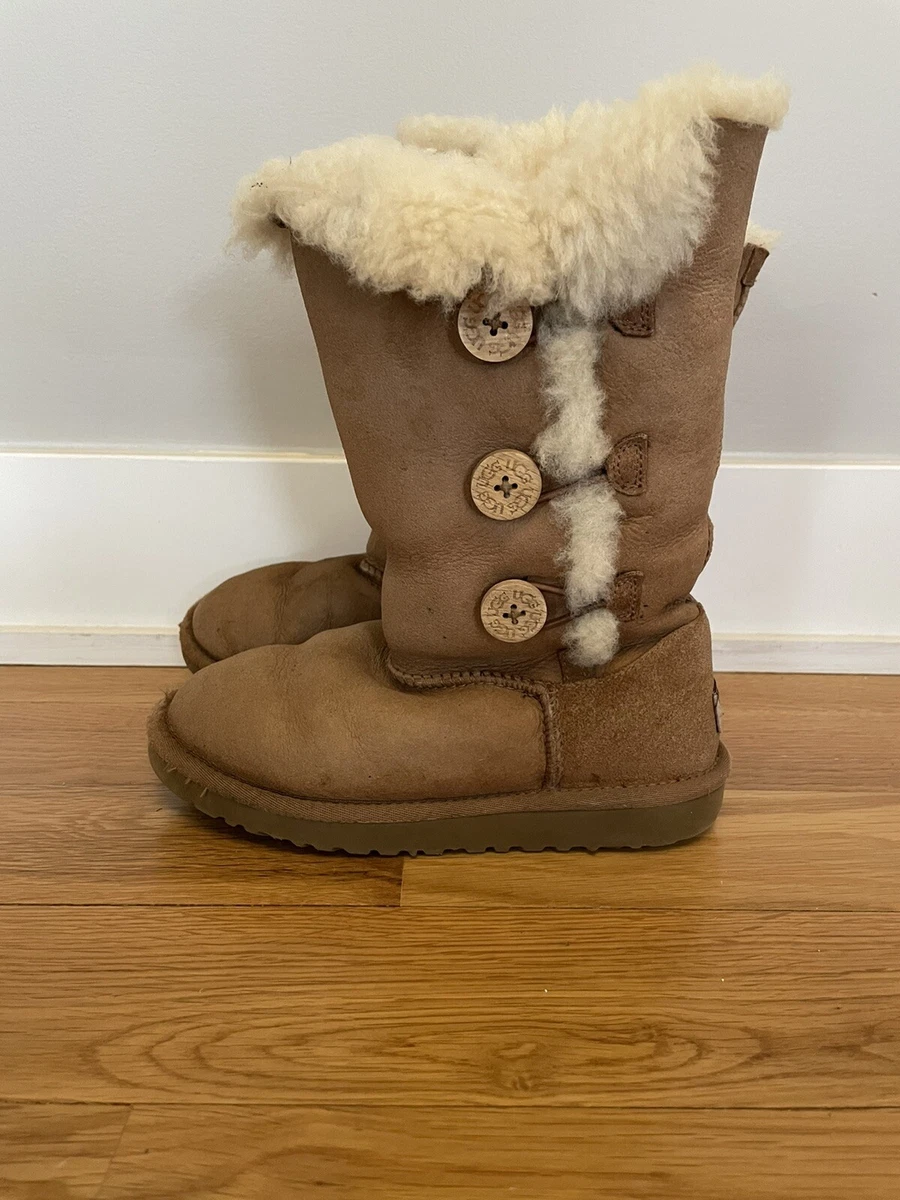 Brown Uggs With 2 Buttons