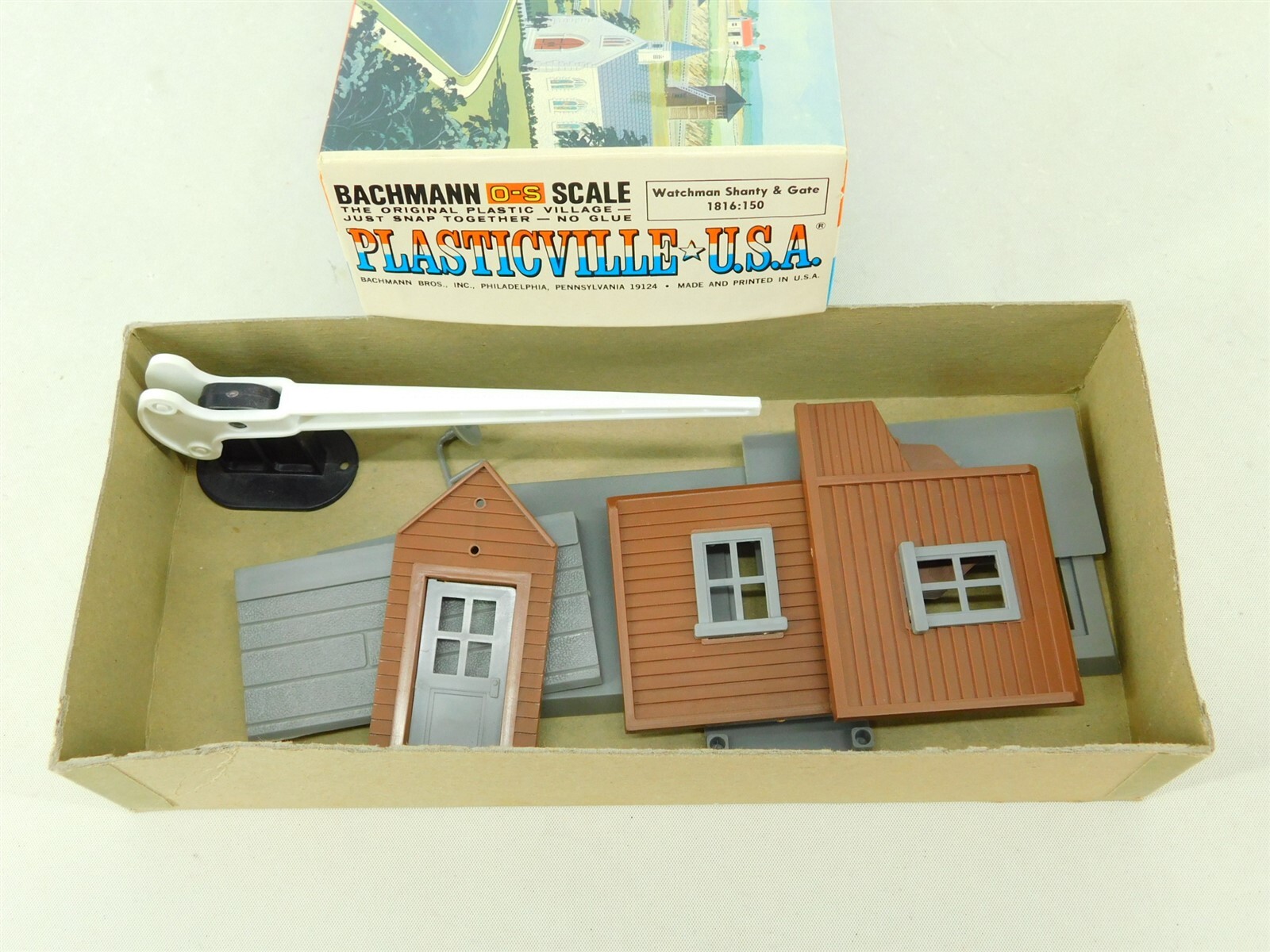 BACHMANN O-S SCALE PLASTICVILLE WATCHMAN SHANTY & GATE 1816-150 I/O/B B ...
