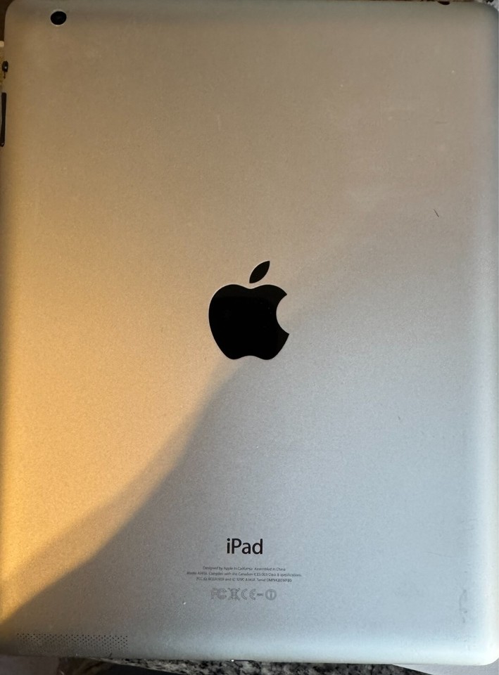 Apple iPad 4th Gen 16GB Of Storage Wi-Fi 9.7in White MD513LL/A-A1458 | eBay