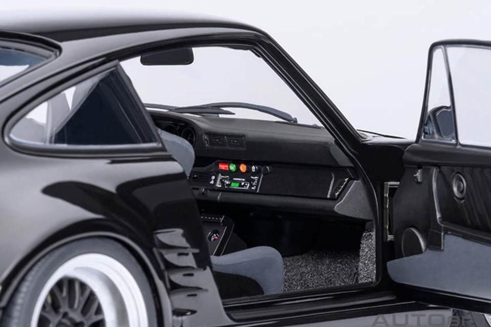 AUTOart Porsche 911 (930) Turbo 'Wangan Midnight" Blackbird Black 1:18 ...