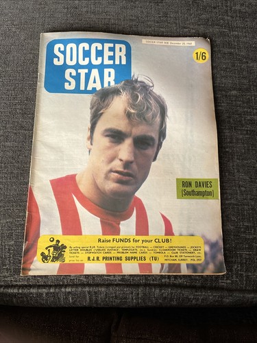 Soccer Star Magazine - 20 Dec 1968 - Southend United team group Ron ...