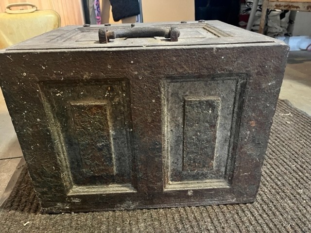 Antique Heavy Cast Iron Banker Strong Box Safe Stagecoach Railroad ...