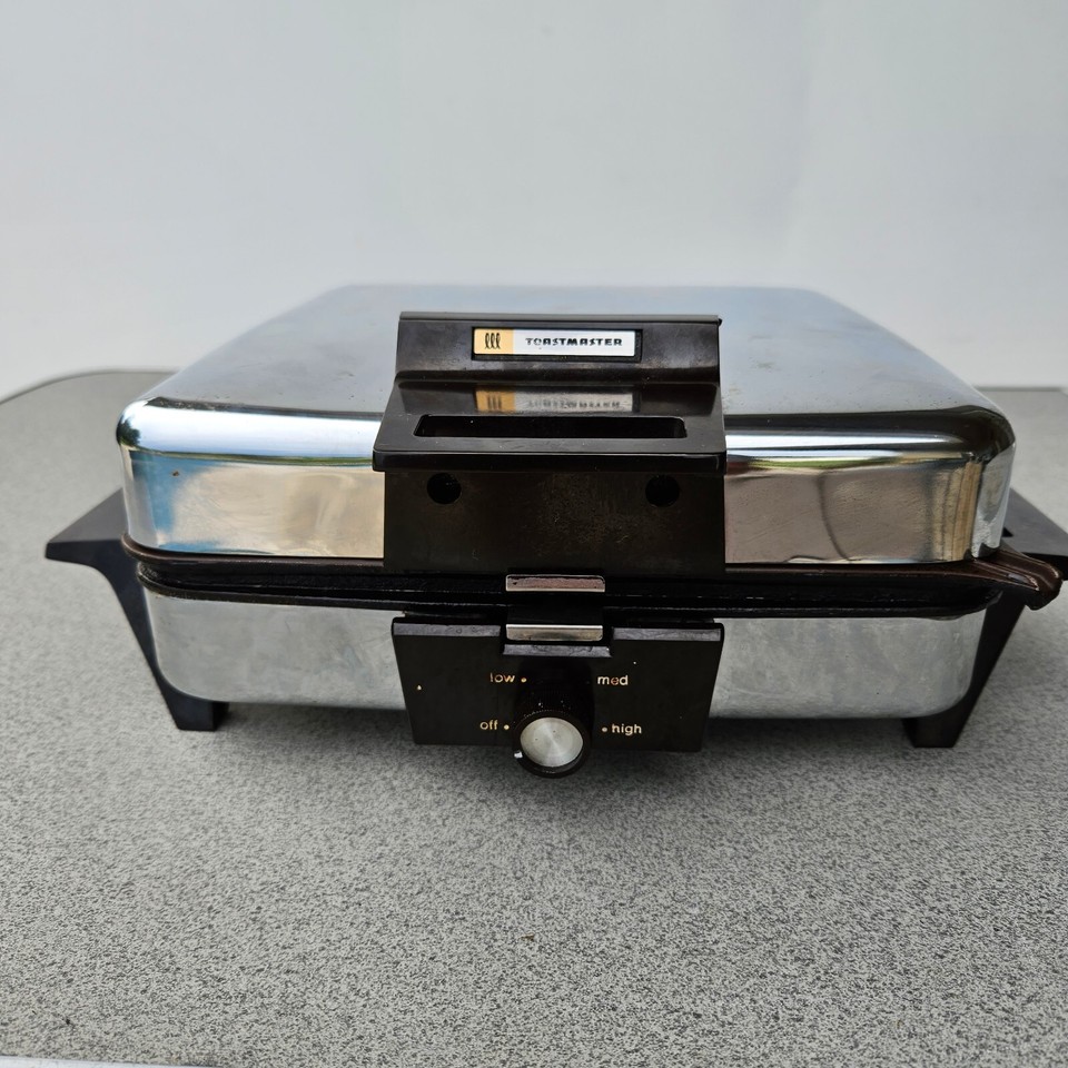 VTG Toastmaster Waffle Iron Maker Griddle 269 Chrome Reversible Plates ...