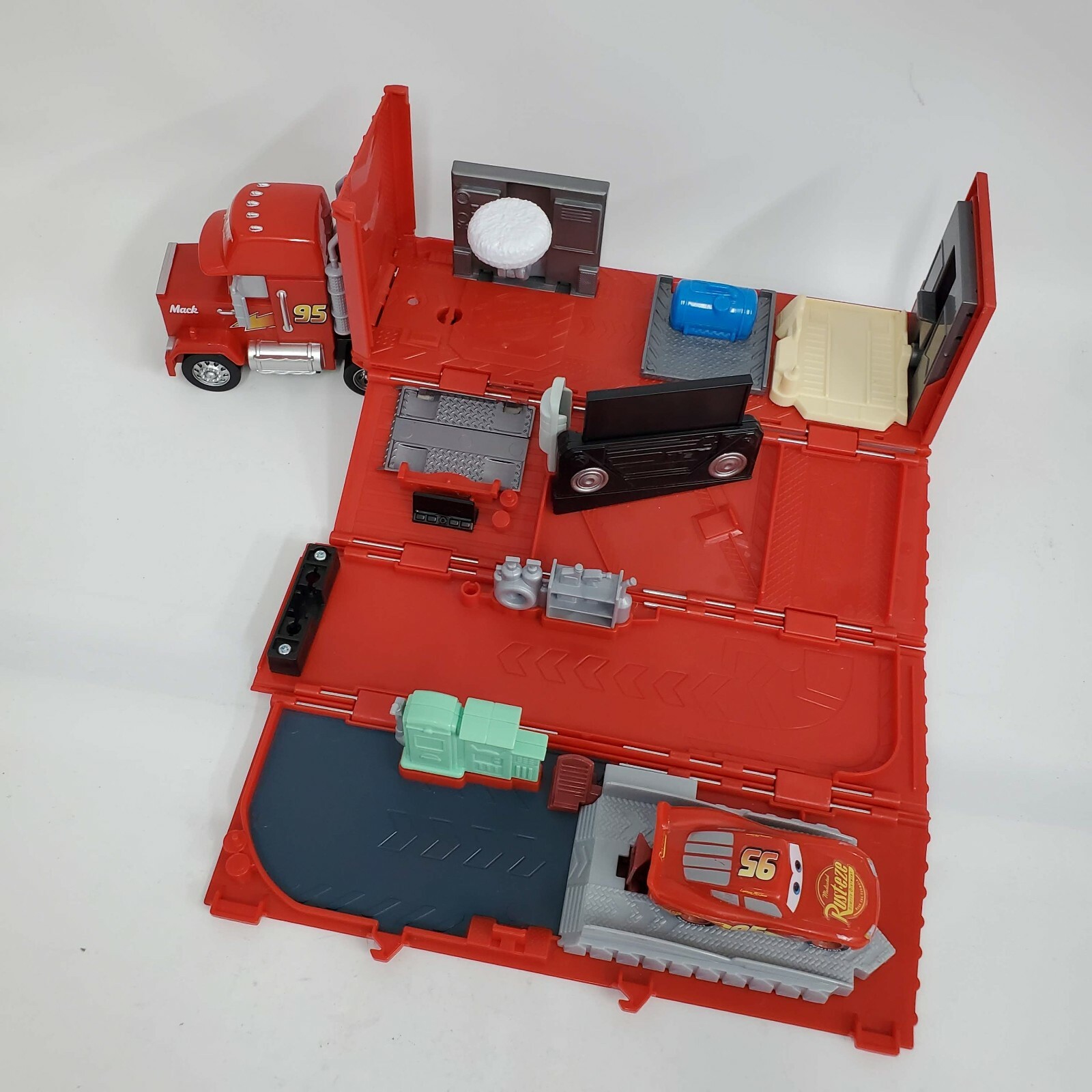 Disney Cars Wheel Action Drivers Mack Playset Fold Up Semi Truck 2015 ...