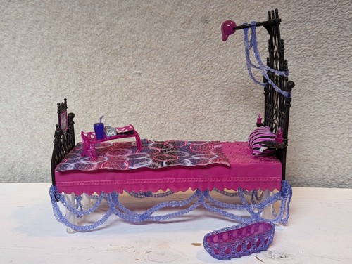 USED Monster High Spectra Vondergeist Floating Bed Playset | eBay