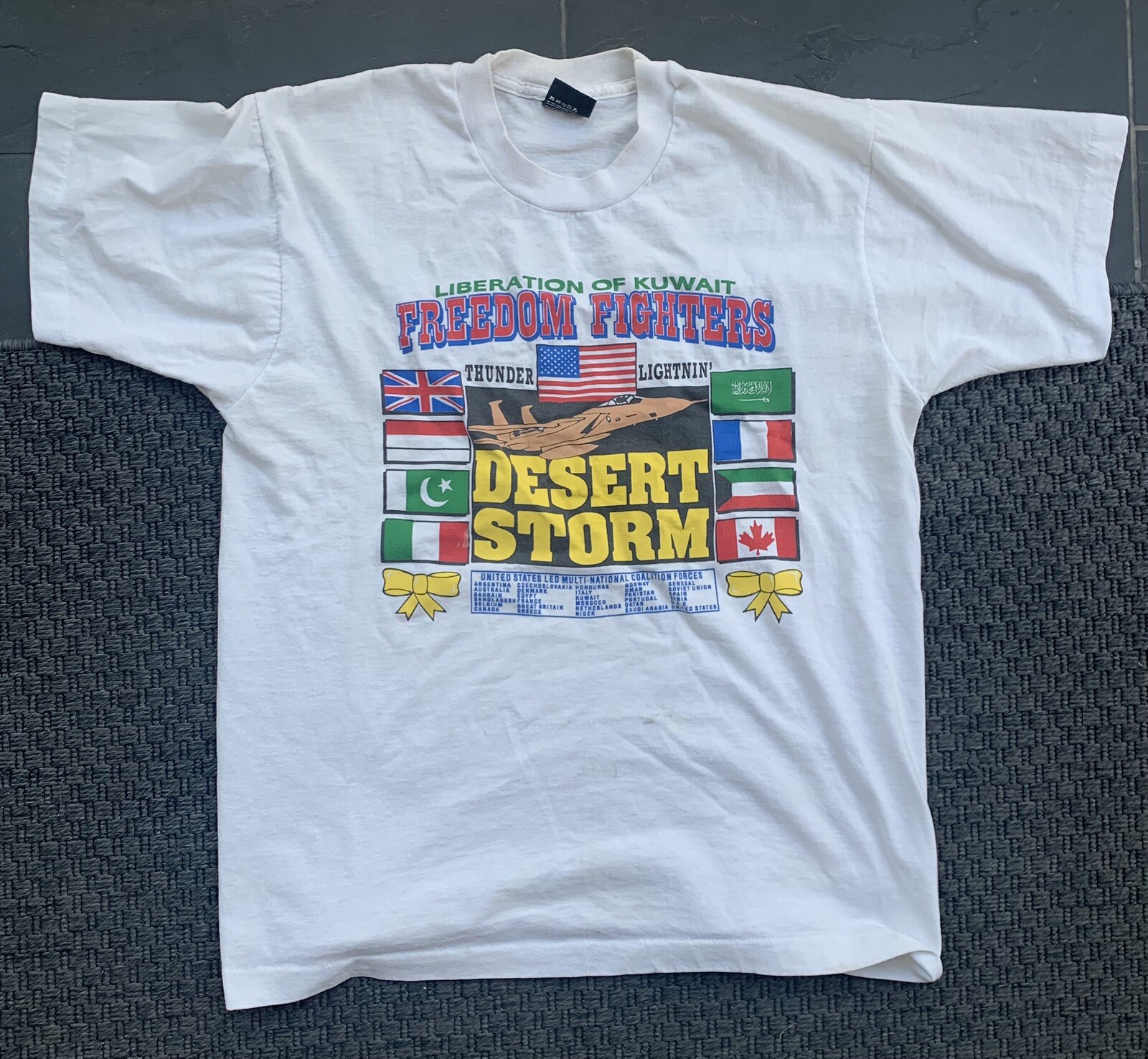 Vintage Liberation of Kuwait Freedom Fighters white s… - Gem