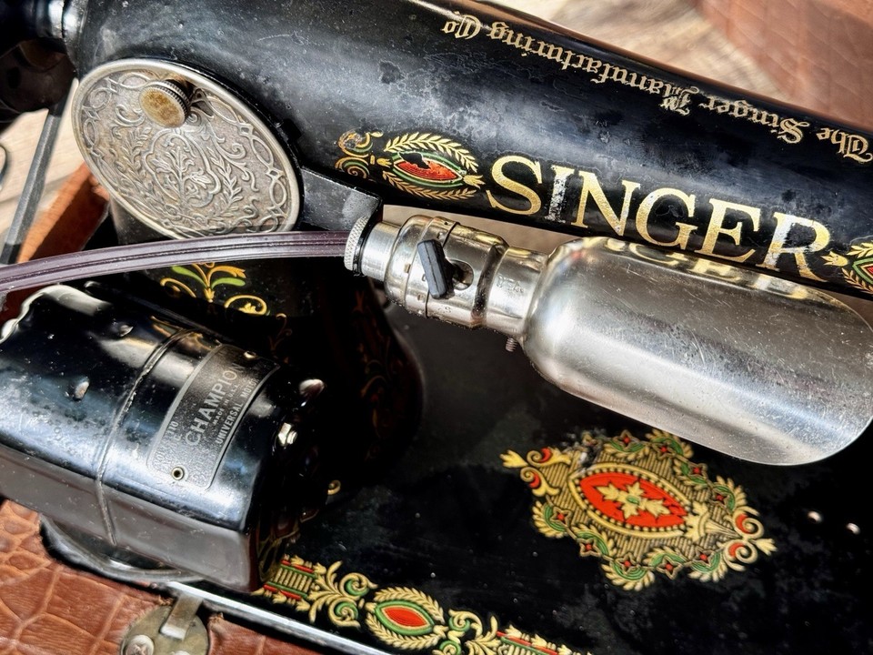 1911 Singer Sewing Machine Model 66 Vintage Antique WORKS With Pedal ...