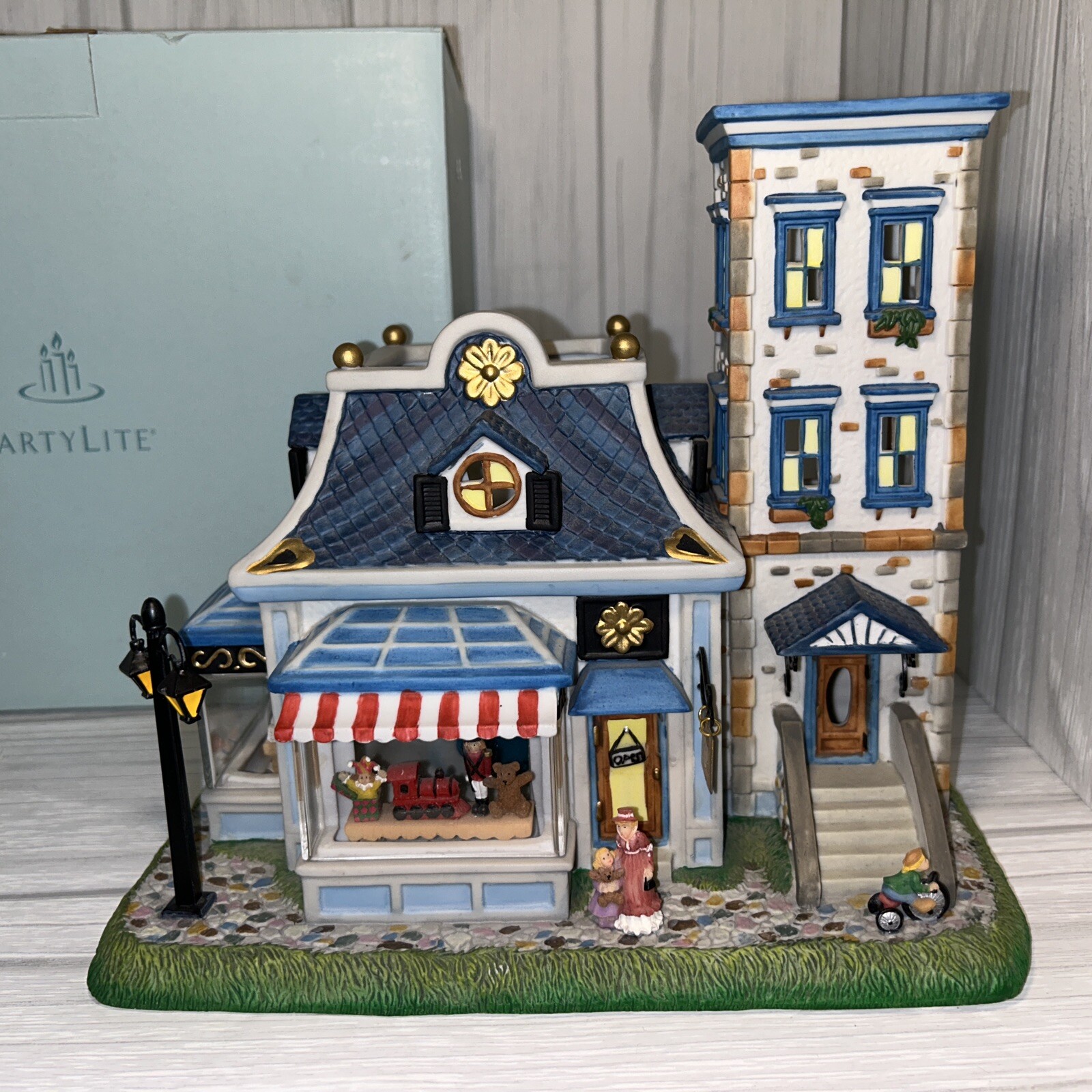PartyLite Olde World Village Tealight House #6 Toy Shoppe Vintage ...