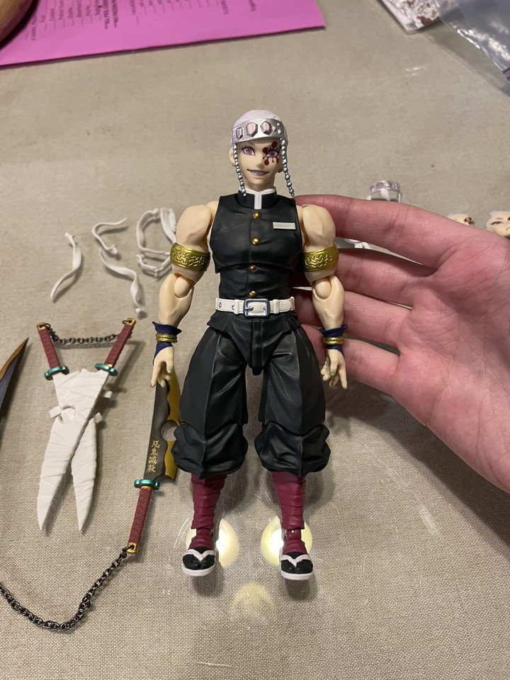 BUZZmod. Kimetsu No Yaiba Demon Slayer Tengen Uzui Action Figure ...