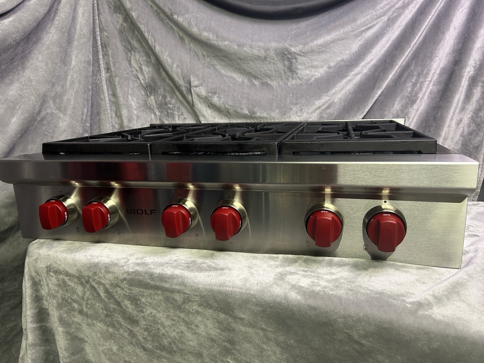 Wolf 36” Gas Cooktop SRT366 Natural Gas 6 Burner Red Knobs FREE ...
