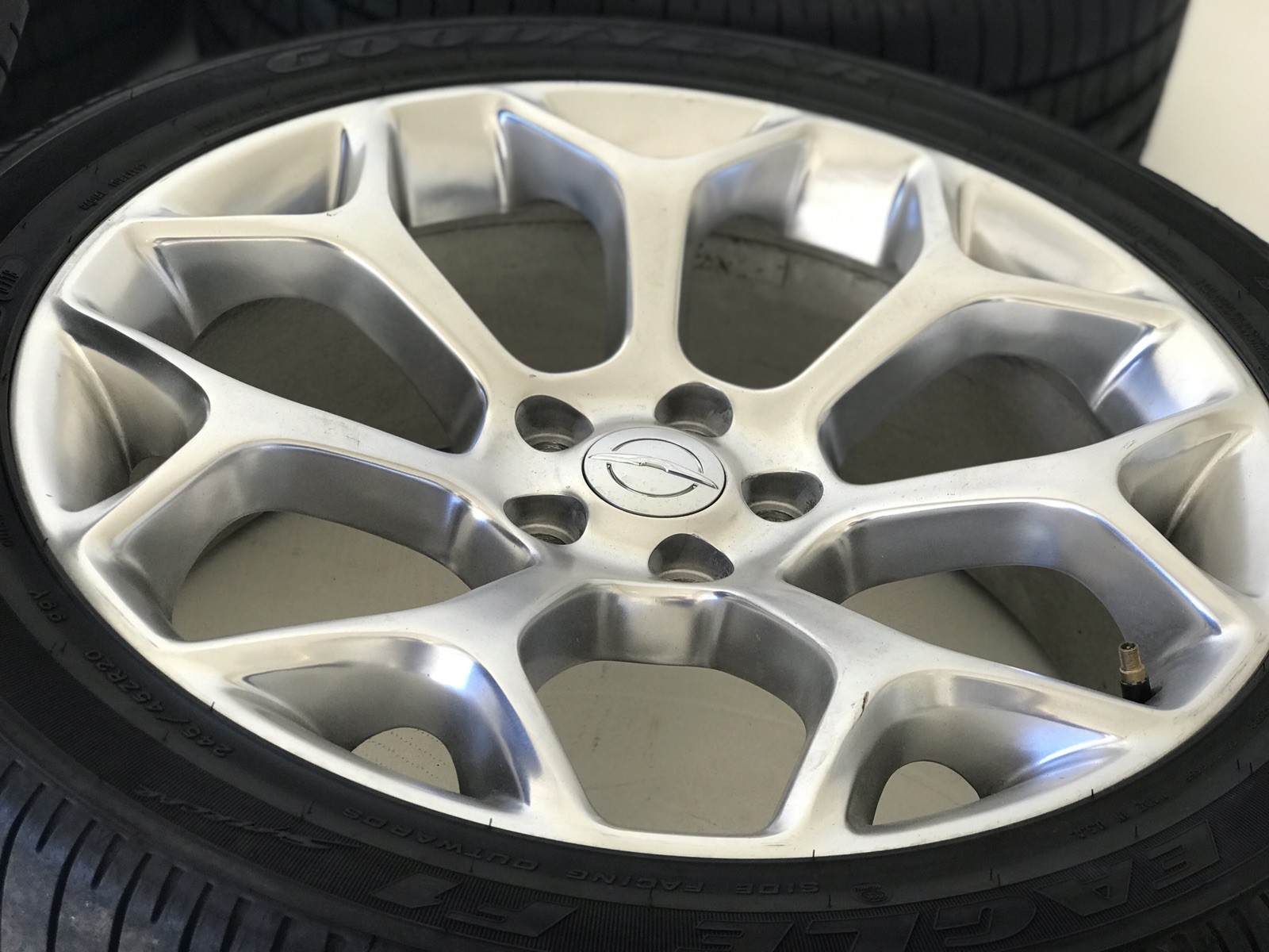 20" Chrysler 300 OEM Factory Rims Wheels Tires Polished Silver RWD 2539 ...
