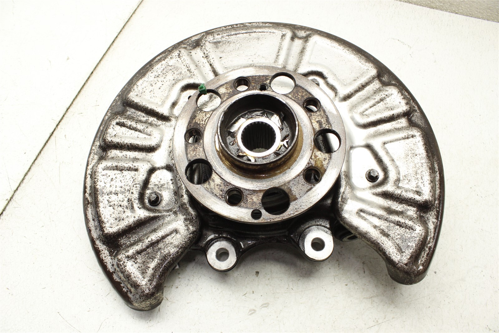 2017 Mercedes-Benz C63 AMG Rear Right Spindle Knuckle Hub RH Passenger ...