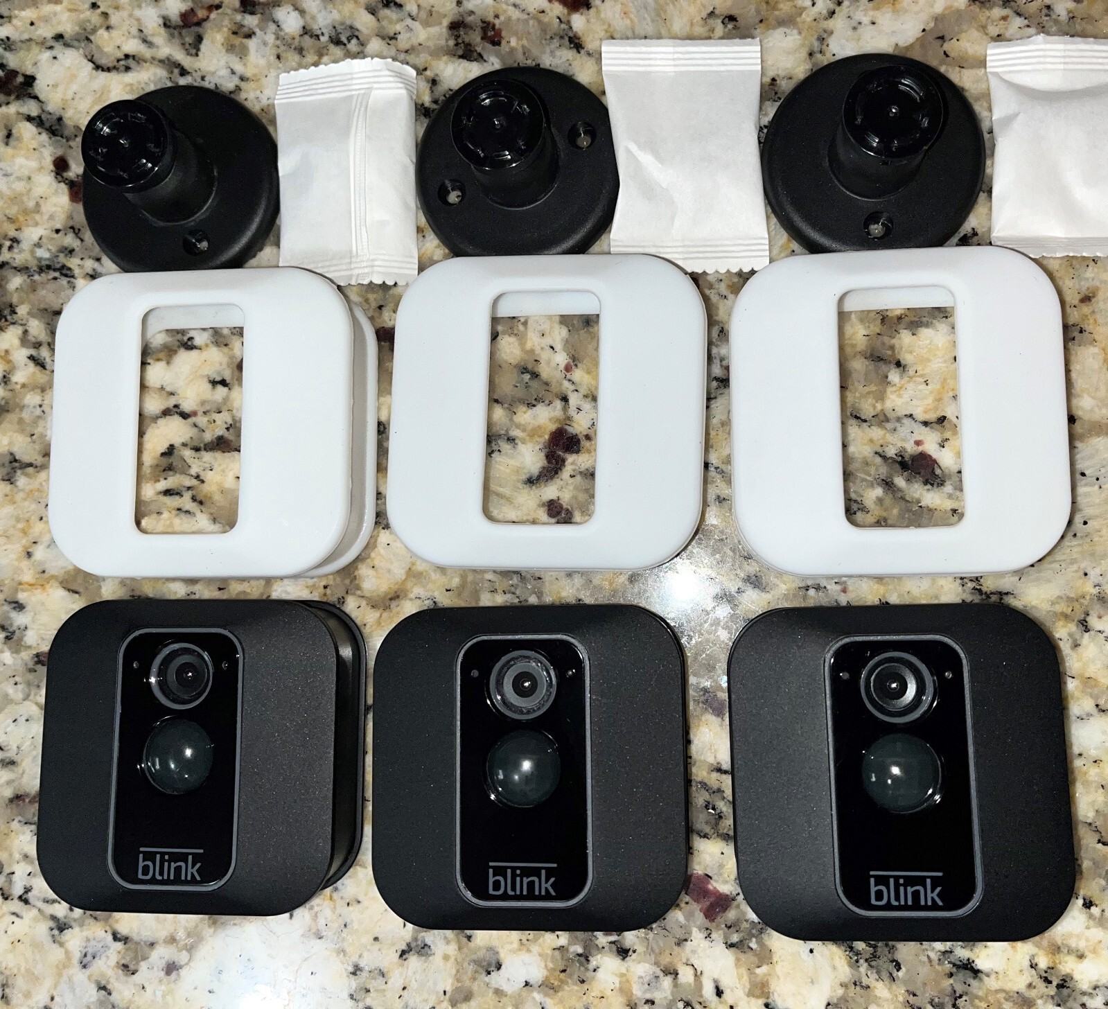 Set of 3 Amazon Blink XT2 Security cameras, Synch Module, and ...
