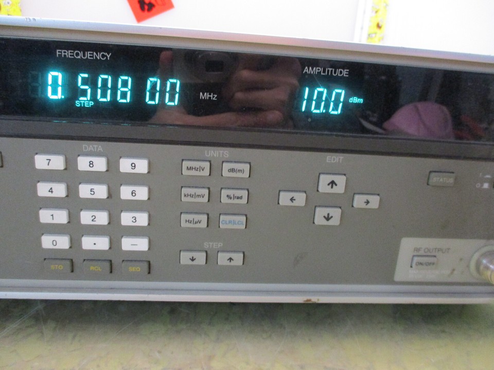 fluke 6062A synthesized rf signal generator 100kHz-2100MHz 2.1GHz [H-2. ...