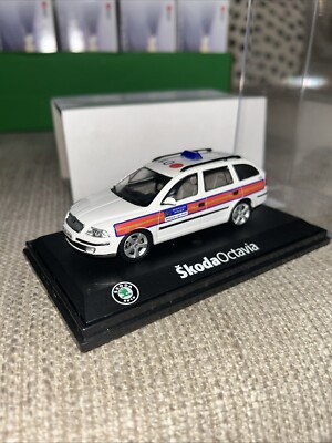 Code 3 Police Models Met Police Skoda 1.43 Scale Mint In Case | eBay UK