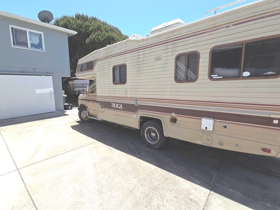 1985 Fleetwood 27’ Tioga Class C Motorhome Ford E-350 7.5L V8 BBL Gas | eBay