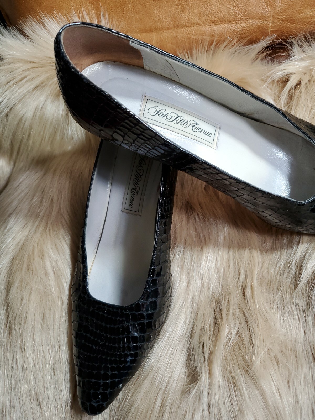 Saks fifth avenue womans Croc Pattern Leather Shoes 9… - Gem