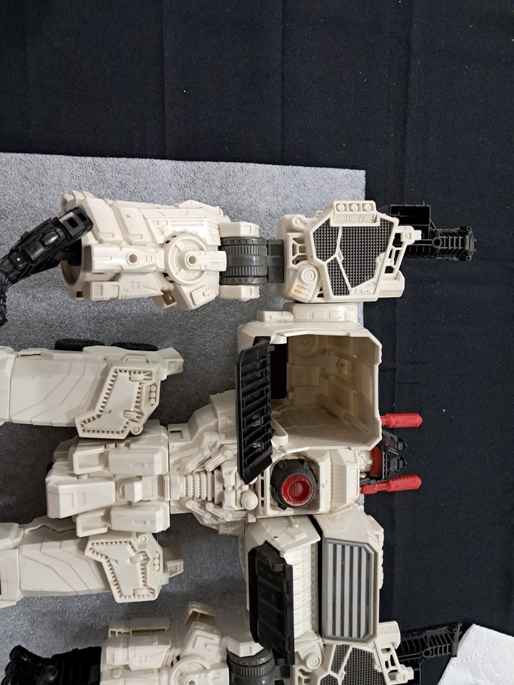 Transformers Thrilling 30 Generations Metroplex Figure Titan Class | eBay