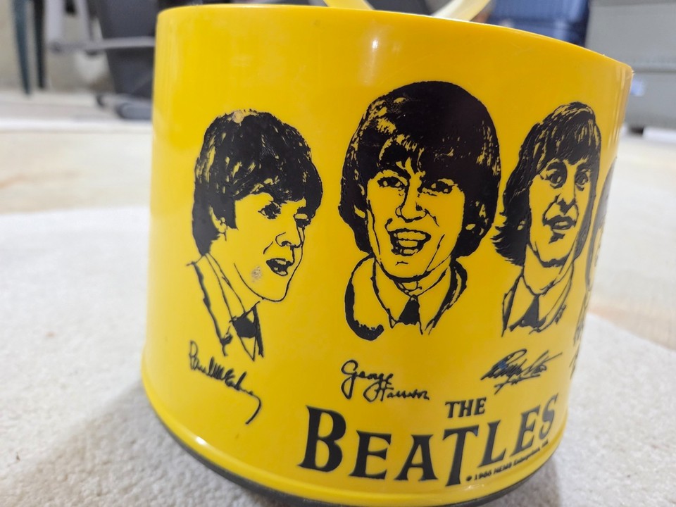 vintage 1964 Beatles Disk Go case, Yellow, with repro tag | eBay