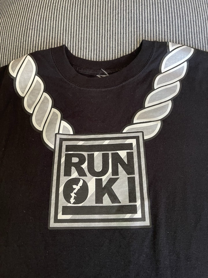 RUN OKI T-Shirt L Black Japan Okinawa Design Streetwear RUN DMC Style ...