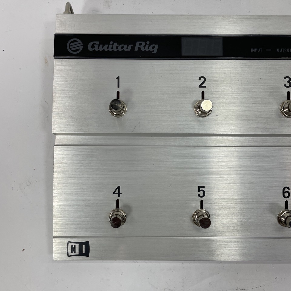 Native Instruments Rig Kontrol 2 USB Guitar Rig Foot Controller Silver ...