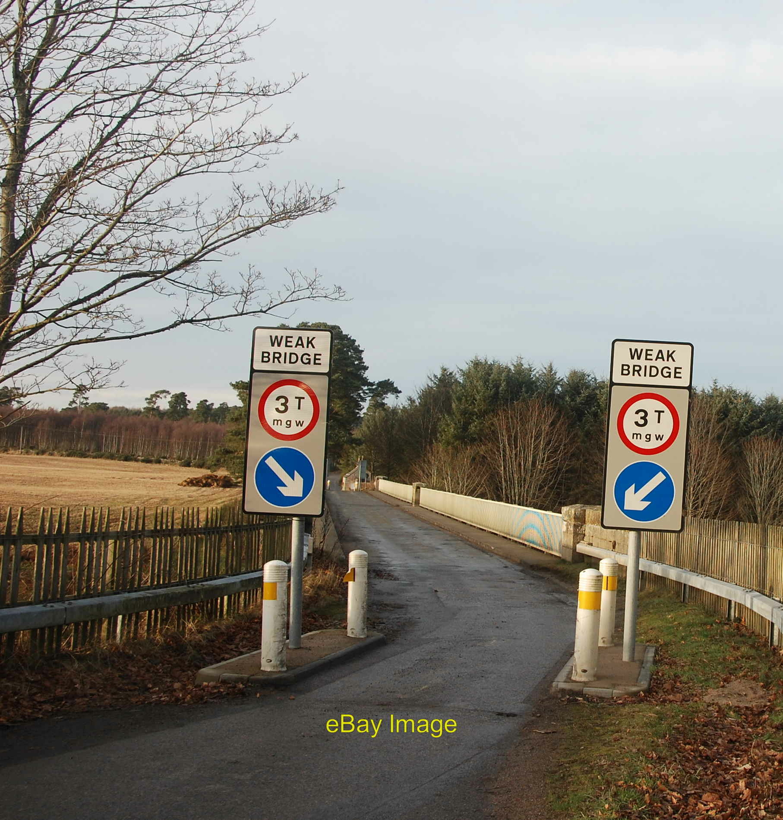 Photo 12x8 Weak bridge Drumoak Warning signs and width-restricting ...