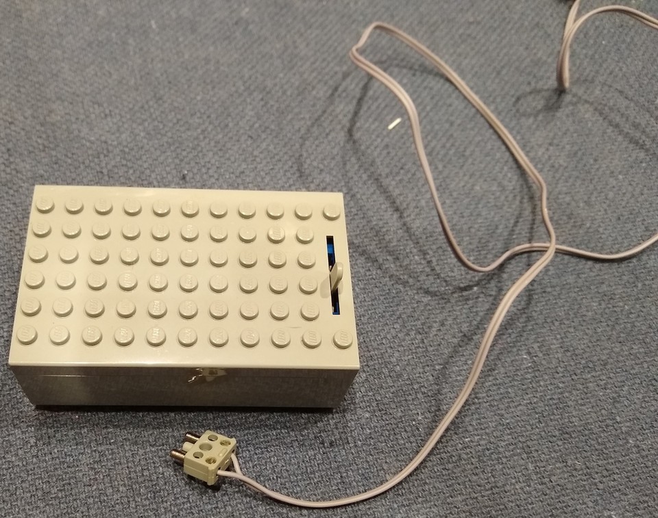Lego Motor - Vintage 4.5v with 3 cell size "C" battery box | eBay