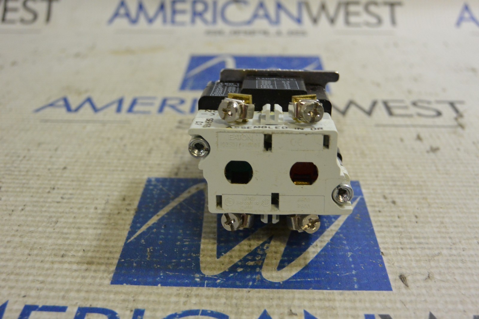 EATON 10250T/91000T AMBER PILOT LIGHT 250V | eBay