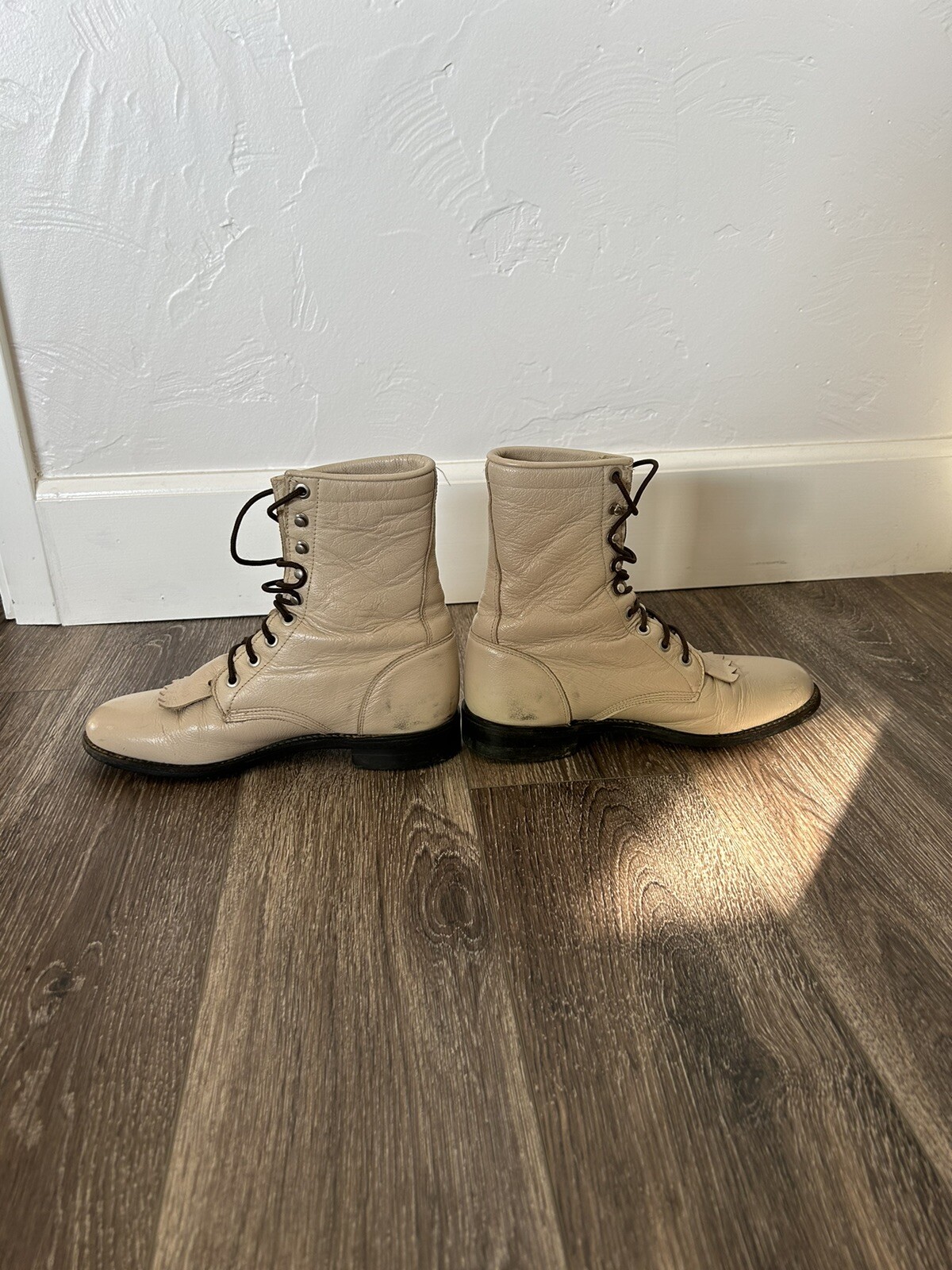 Justin Roper Combat Boots Ivory/Pearl Size 5 1/2 - Gem