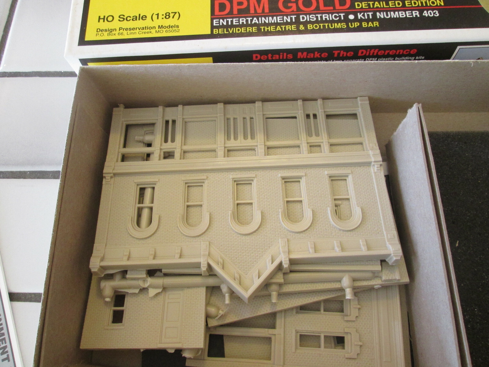 DPM LANDMARK STRUCTURES entertainment district building kit HO scale ...