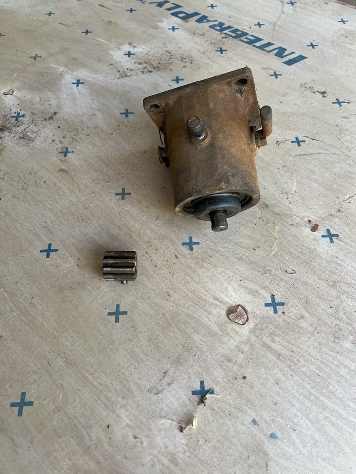 Cub Cadet Narrow Frame Creeper Gear 70 100 71 72 73 | eBay