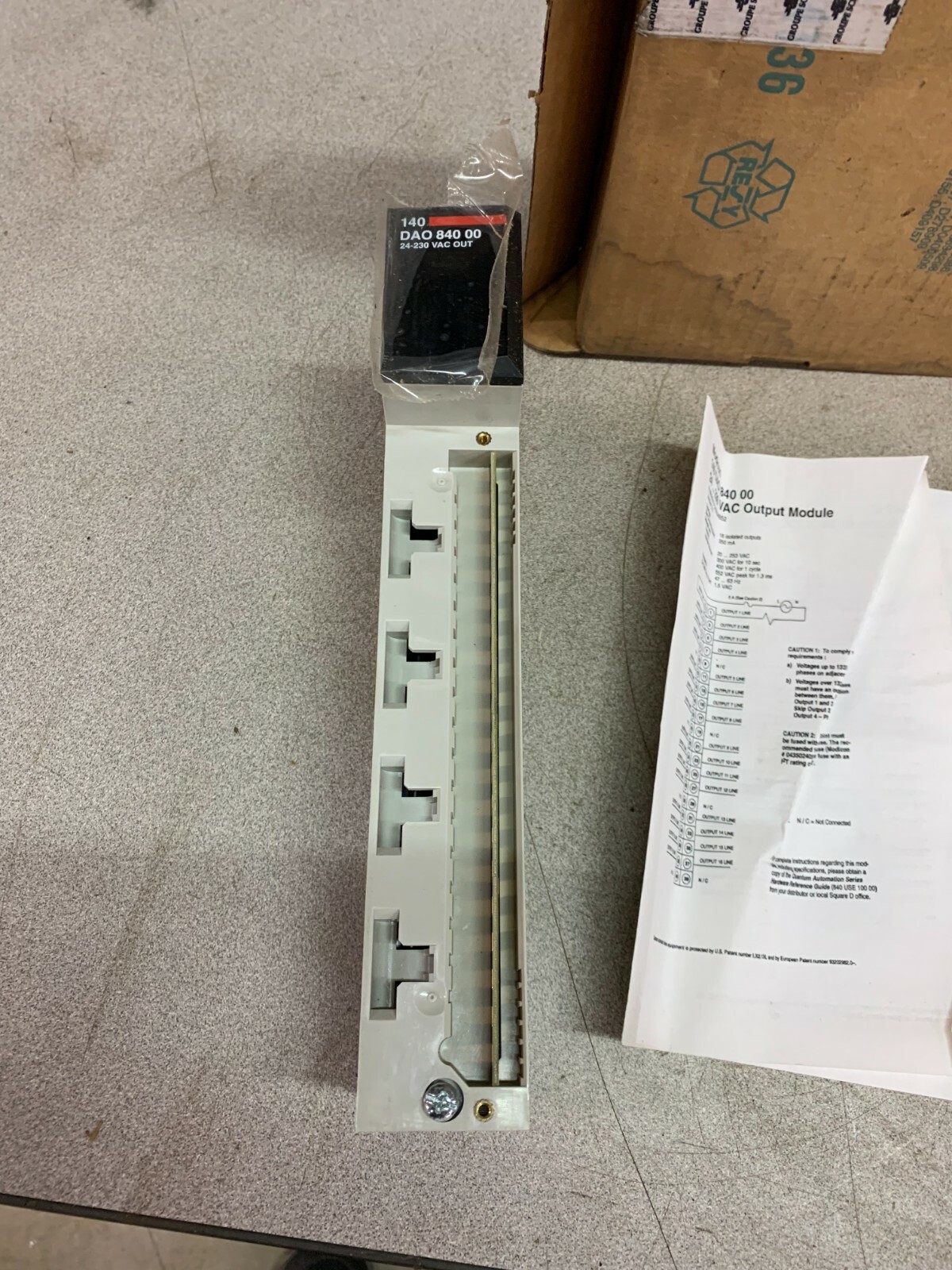 NEW IN BOX MODICON TSX QUANTUM 140DAO84000 AC OUTPUT MODULE 140 DAO 840 ...
