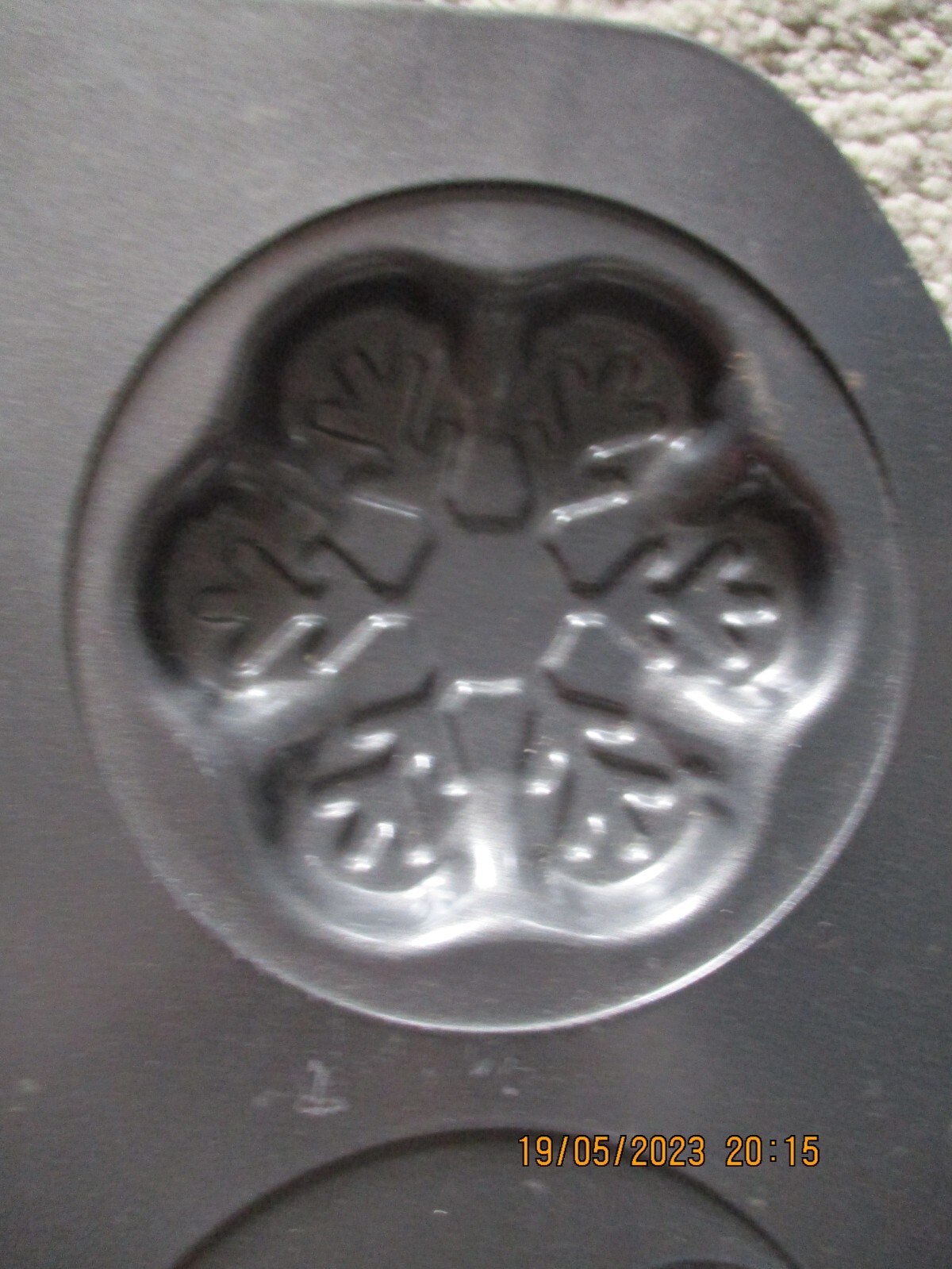 WILTON COOKIE MOLD BAKE PAN--SNOWMAN/SNOWFLAKE | eBay