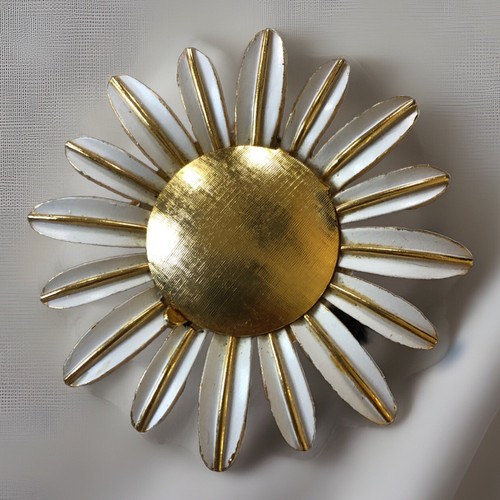 Vintage Large Avon Daisy Brooch Locket 2.5” 1969 Stamped Perfume Balm ...