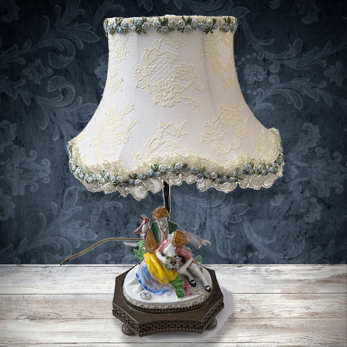 Antique Victorian Table Lamps Petal Art Nouveau Table Lamp | The