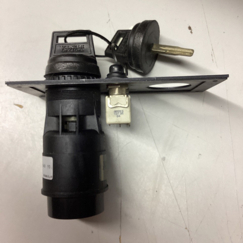 VOLVO PENTA STARTER SWITCH PANEL with INSTR.-LIGHT SWITCH & ALARM TEST ...