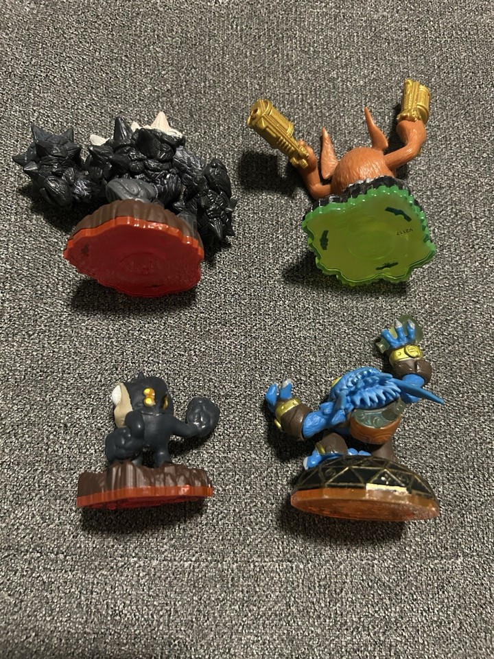 Dark Spyro & Spyro & Bash & Cynder Skylanders figures | eBay