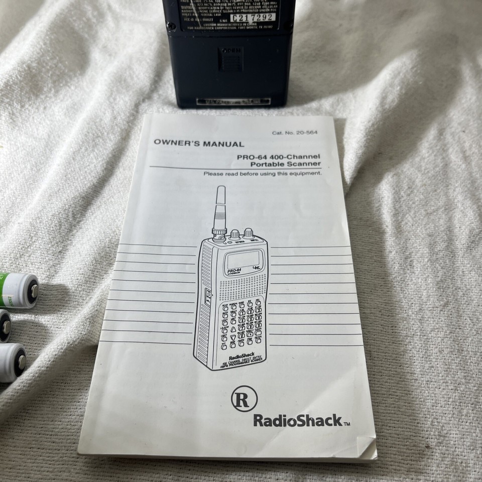 Radio Shack Pro-95 1000 Channel Dual-Trunking Scanner & Rechargeable ...