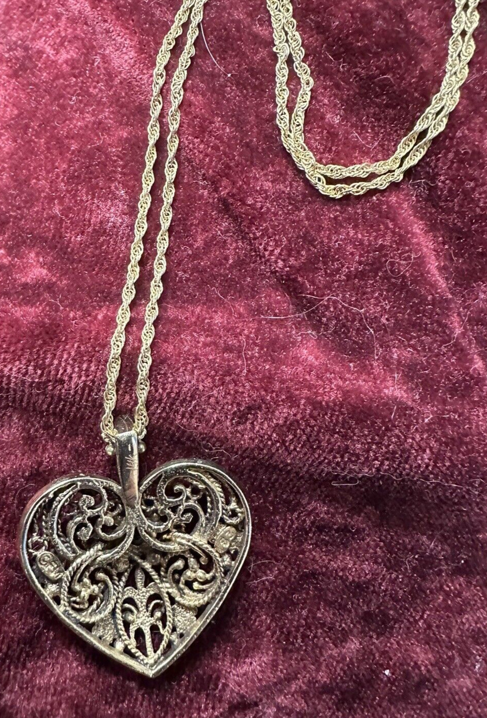 14K Gold Filigree Heart W/ Emerald In Center Pendant … - Gem