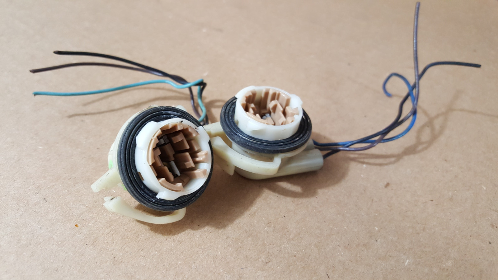 gm turn marker signal socket fl222 F.L22.2 12083689 LS15 (qty 2) oem ...