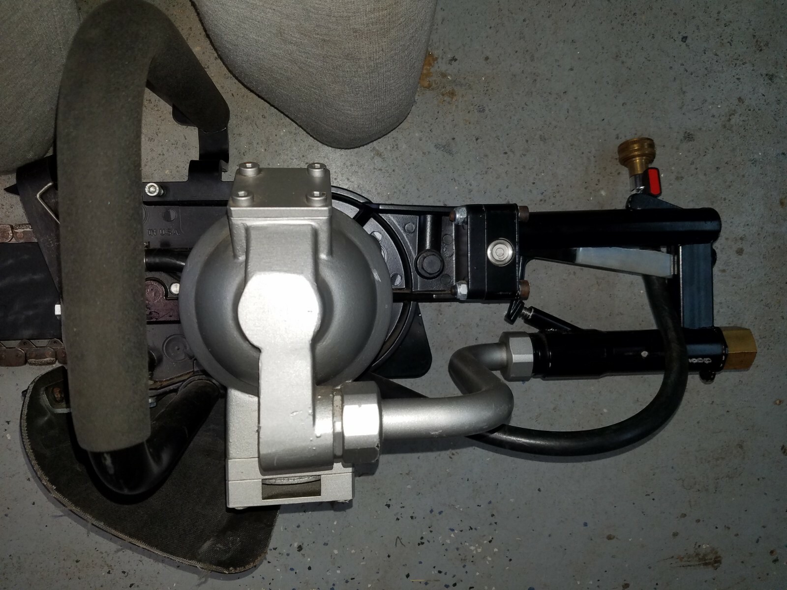 ICS 701-A 5700 RPM 6.5HP PNEUMATIC CHAINSAW W/ DIAMOND POWERGRIT CHAIN ...