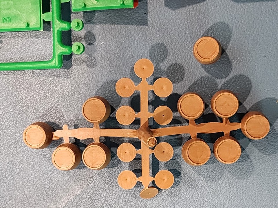 HO Scale AHM Trackside Accessories Kit #5874 Outhouse Vending Machines ...