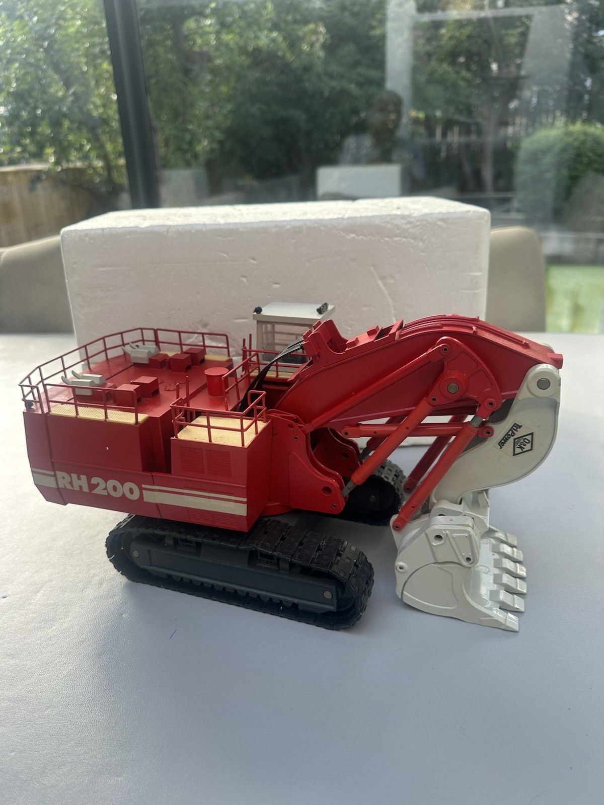 RH200 O&K Mining Excavator Model 1/50 | eBay UK
