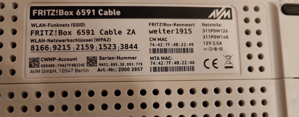 AVM FRITZ!Box 6591 Cable 4 x Gigabit-LAN 4 x 4 WLAN AC+N für Kabel ...