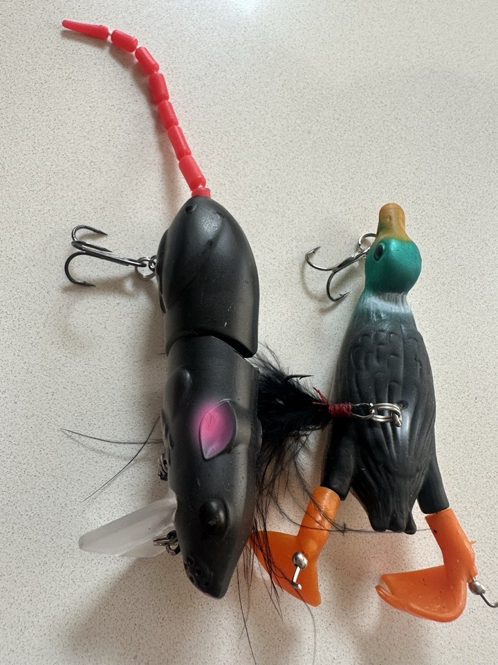 Savage Pike Fishing Lures Swim Baits Crank baits Tackle Gear Black Rat ...