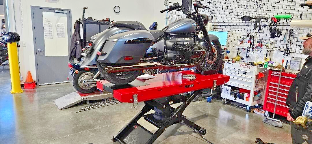 Moto Lift motorcycle lift table Made in USA 1350lb 28" wide x 84" x41.5 ...