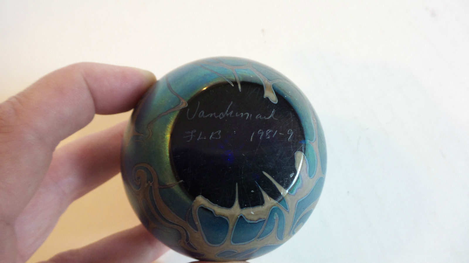 VINTAGE VANDERMARK 1981 LTD. ED. #9 BLUE IRIDESCENT ART GLASS ...